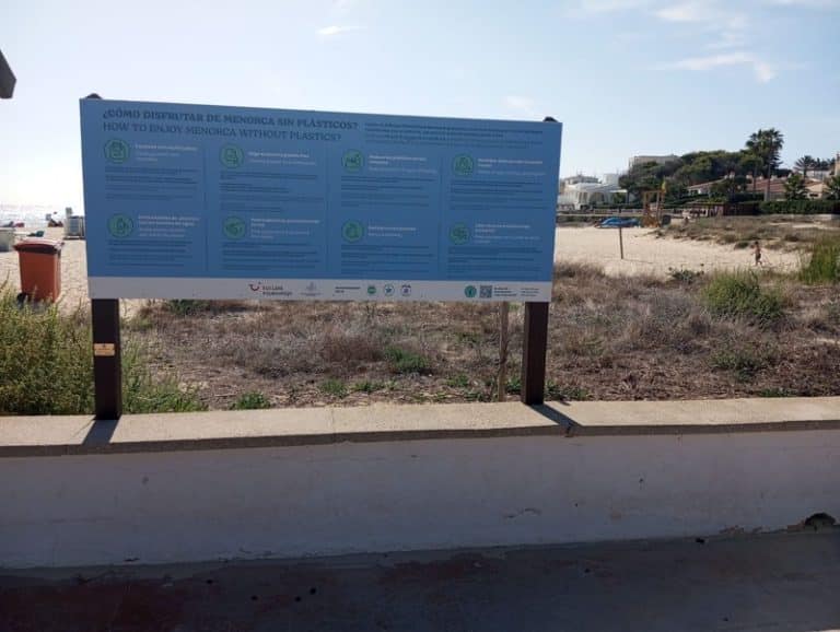 CARTEL ECOLÓGICO BÁSICO DE PLÁSTICO RECICLADO